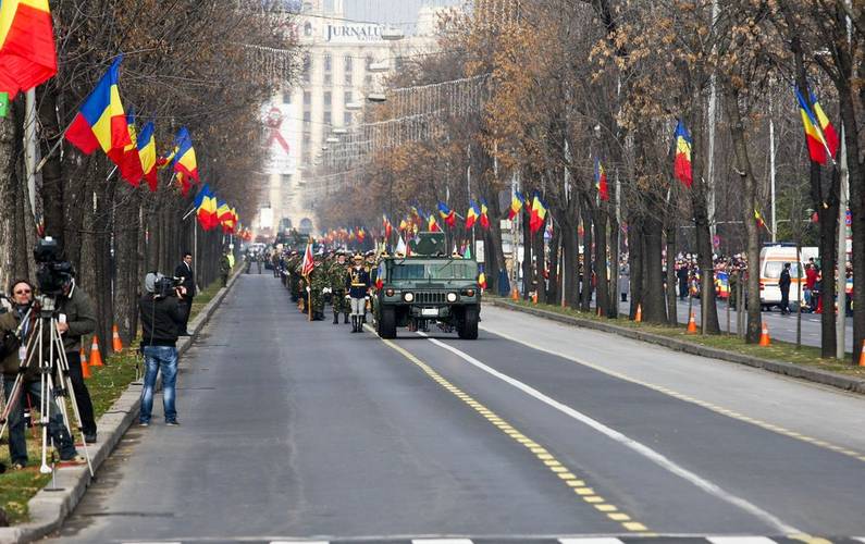 Parada 1 Decembrie, cateva imagini inedite... - Romania Military