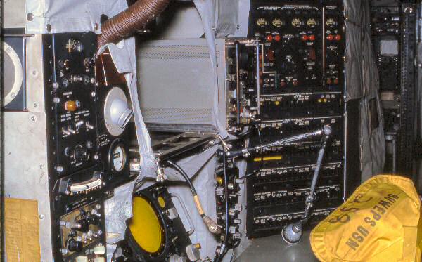 Enciclopedia Armelor: Cercetasii - Radarele zburatoare - Romania Military