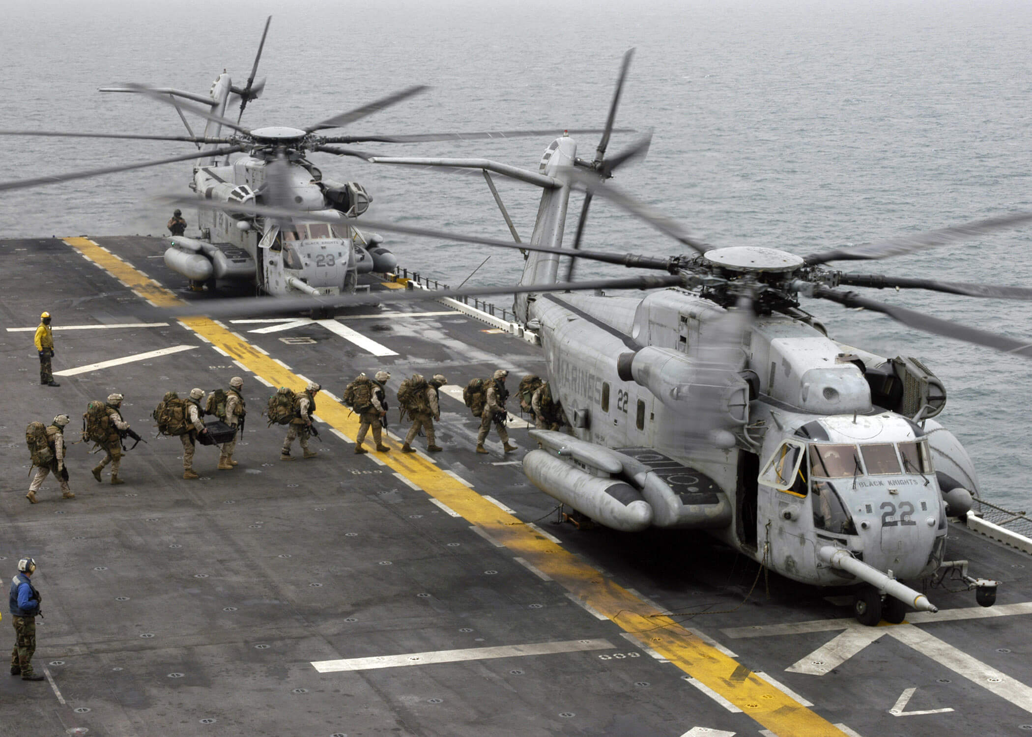 USMC Helicopters • Shipboard Deck Landing Qualifications - Romania Military
