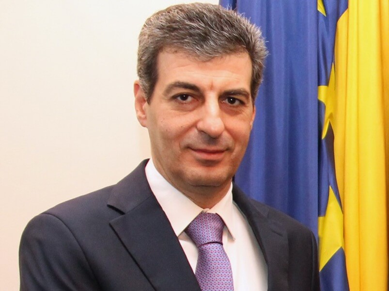 Extrase din cuvantarea lu' nea Mihnea Motoc - Romania Military