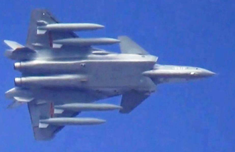 Chengdu J-20 show off! - Romania Military