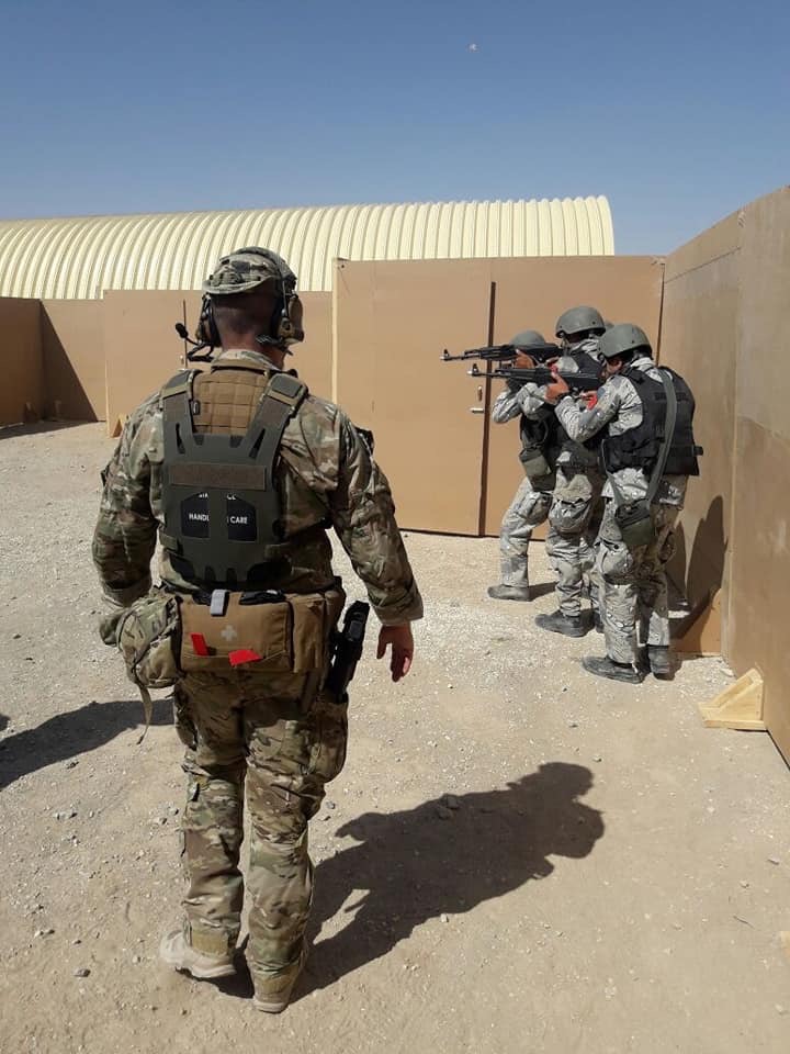 FOS. La Multi Ani! - Romania Military